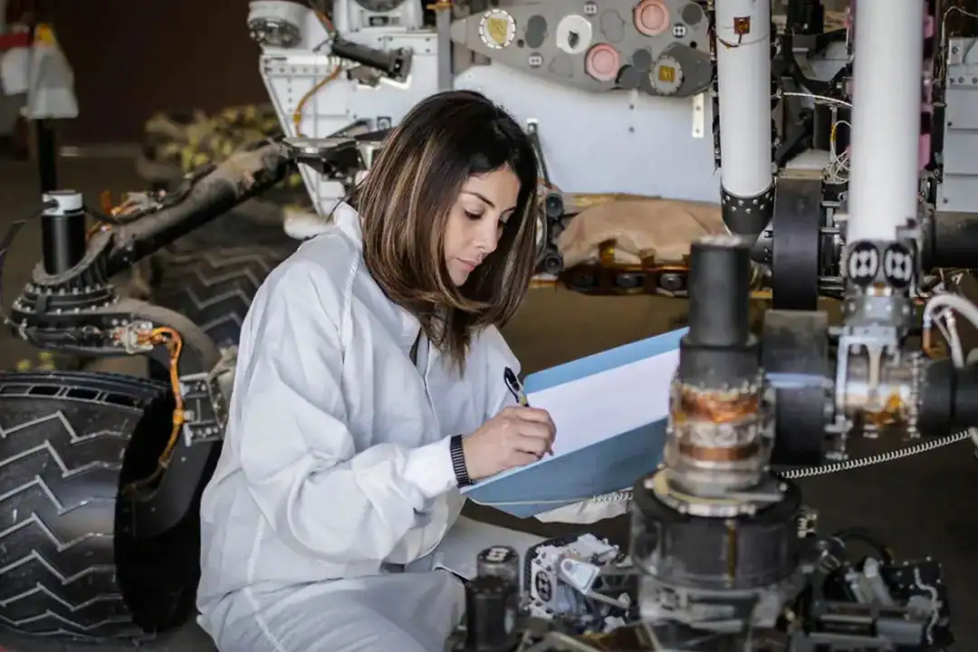 Diana Trujillo: de limpiadora a figura clave de la NASA en misión a ...
